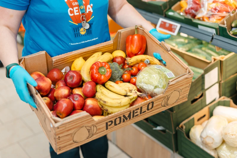 "Lidl" ievieš augļu-dārzeņu izlases maisiņus: 3 kg par 2 eiro | Neapēd ...